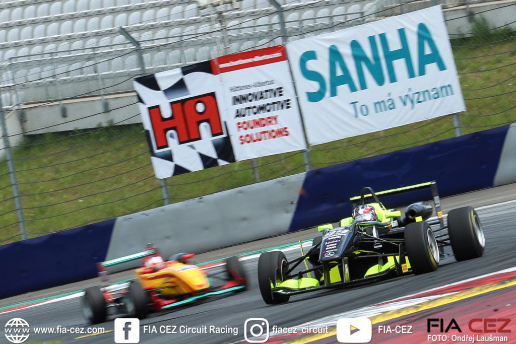 Andrea Cola zažil na Red Bull Ringu vítězný debut ve druhém závodu ...